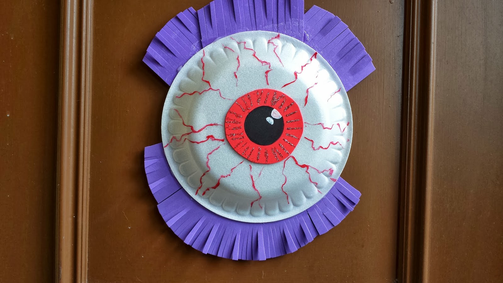Stuff and Giggles: Halloween Paper Plate Eyeballs